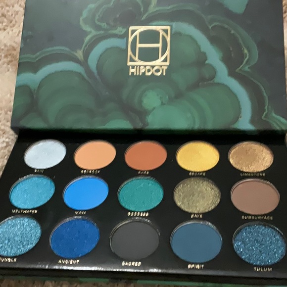 hipdot | Makeup | Hipdot Eyeshadow Palette Cenote | Poshmark